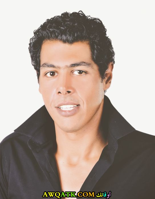 عمر مصطفى متولي عمره زوجته والده أمه معلومات عنه وصور